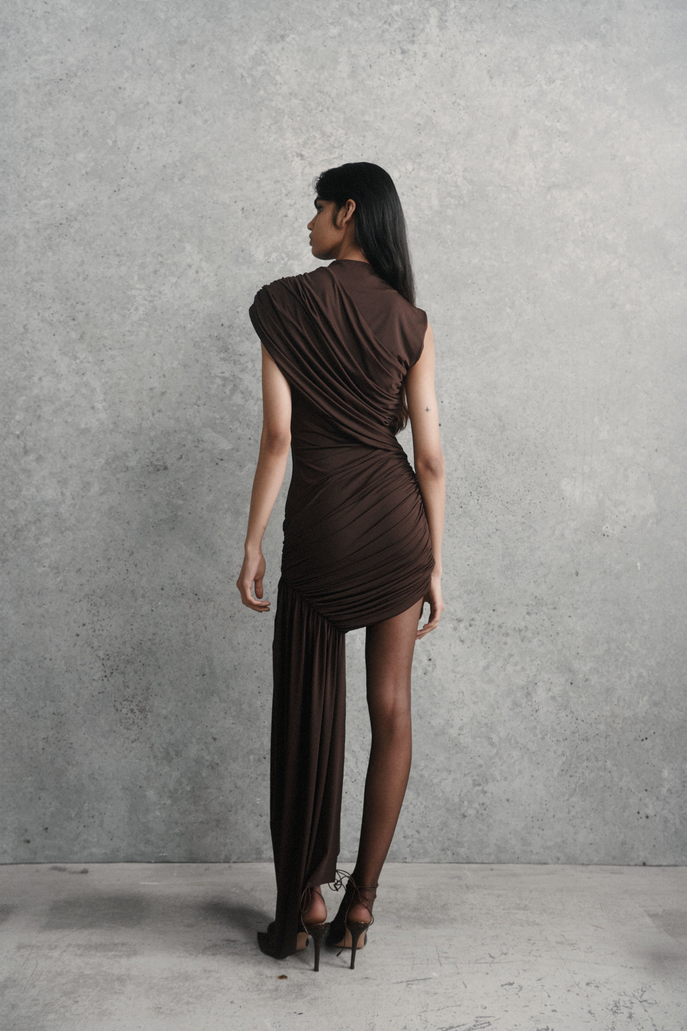 RAVENNA MINI DRESS IN CHOCOLATE BROWN JERSEY – DE LA VALI OFFICIAL