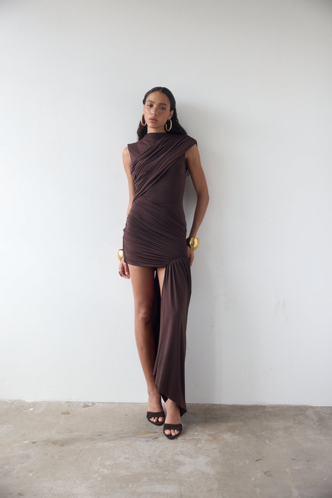RAVENNA MINI DRESS IN CHOCOLATE BROWN JERSEY – DE LA VALI OFFICIAL