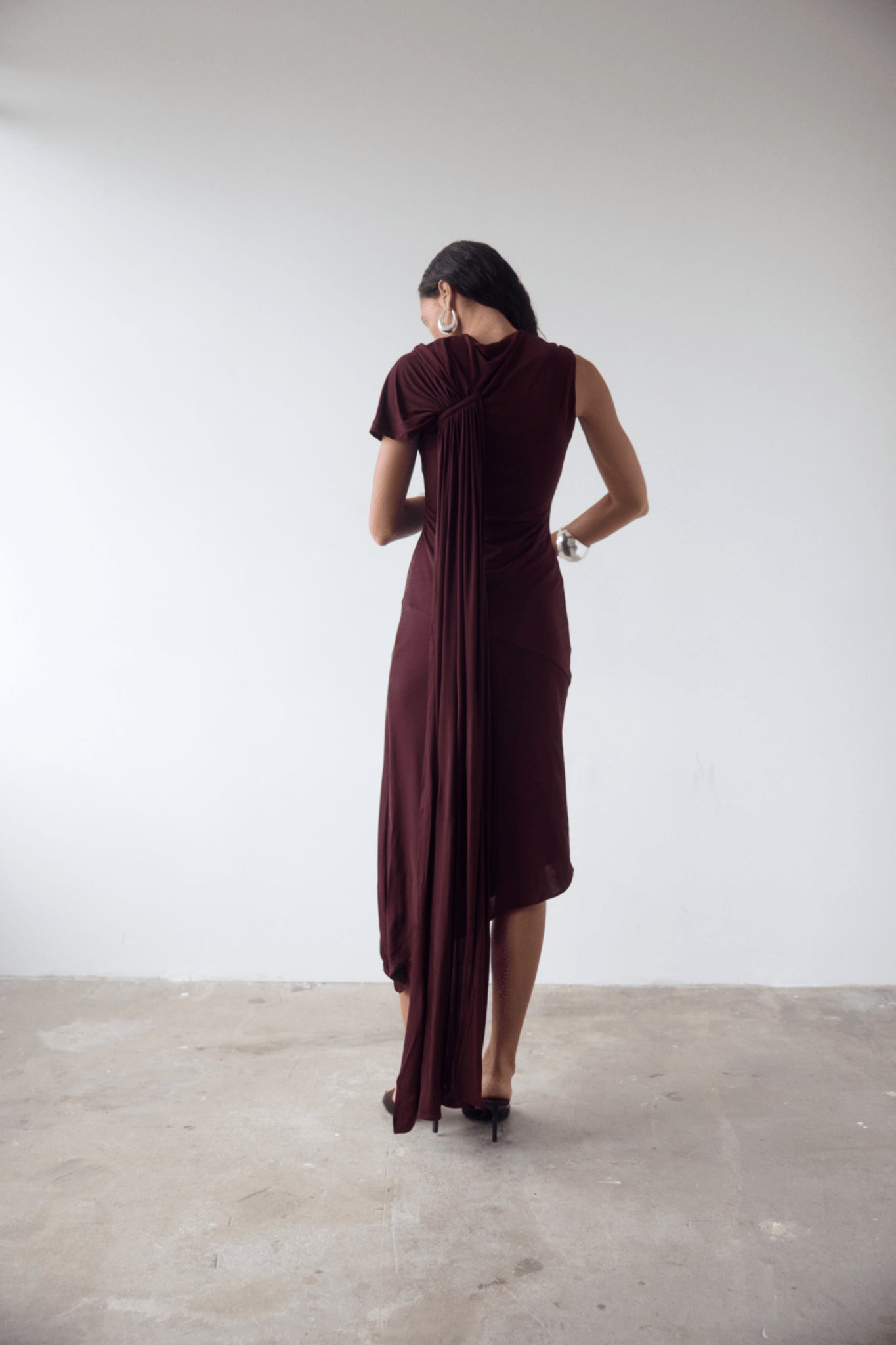 BRUBU MIDI DRESS IN EARTH JERSEY – DE LA VALI OFFICIAL