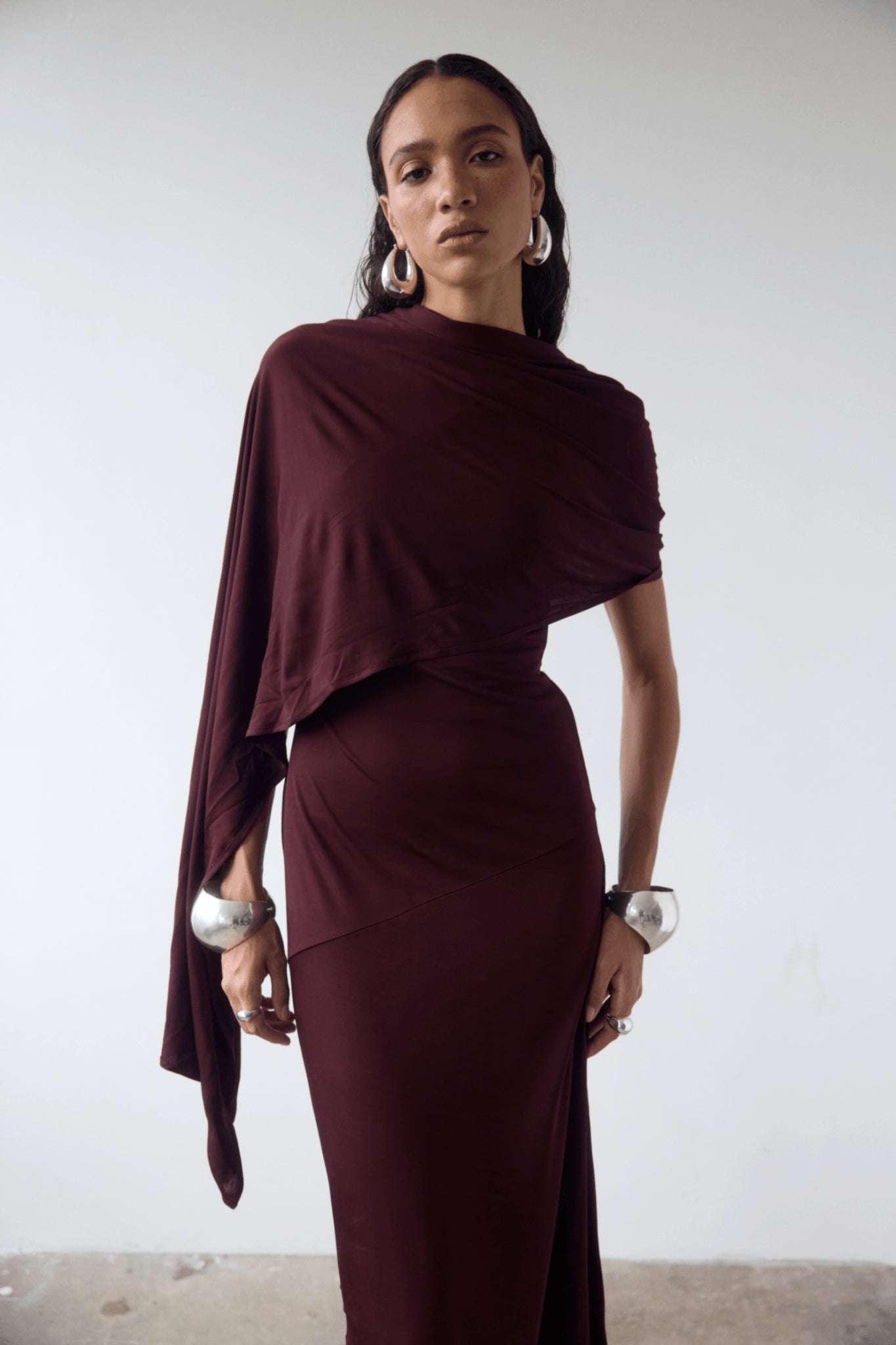 BRUBU MIDI DRESS IN EARTH JERSEY – DE LA VALI OFFICIAL